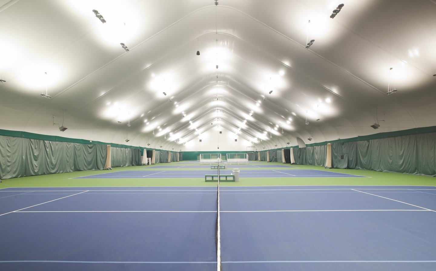 The Benefits of a Fabric Structure for Indoor Tennis
